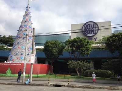 MGA PALAMUTI NG PASKO, ISINASAAYOS NA - Radyo Internasyonal ng Tsina